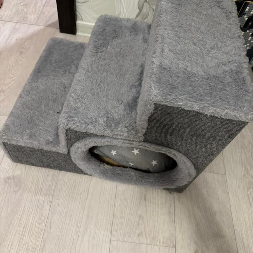 Домик для кошки с когтеточкой бу