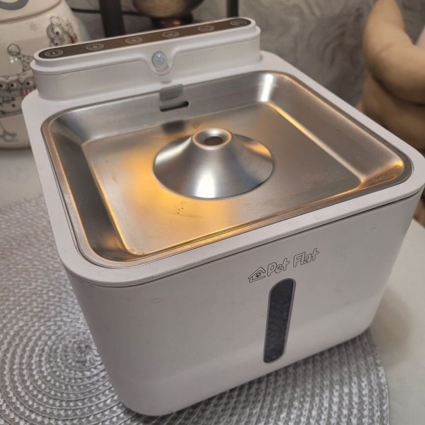 Фонтан поилка для кошек с датчиком движения SMART