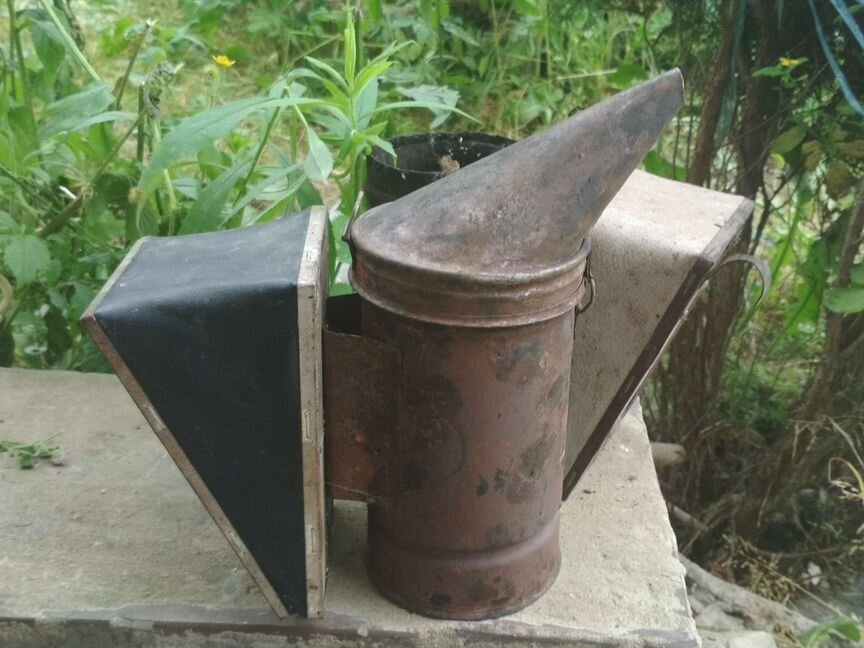 Дымарь для пчел