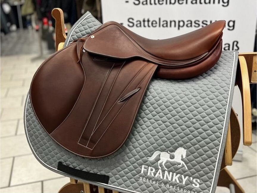 Конкурное седло Butet Saumur M 17,5