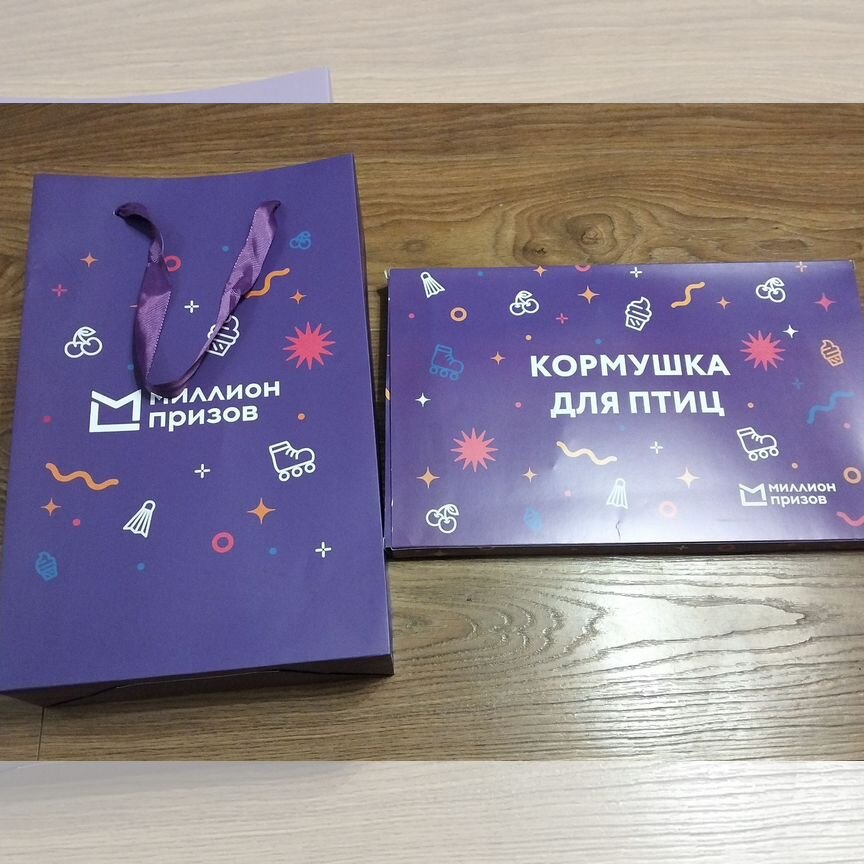 Кормушка для птиц из дерева новая