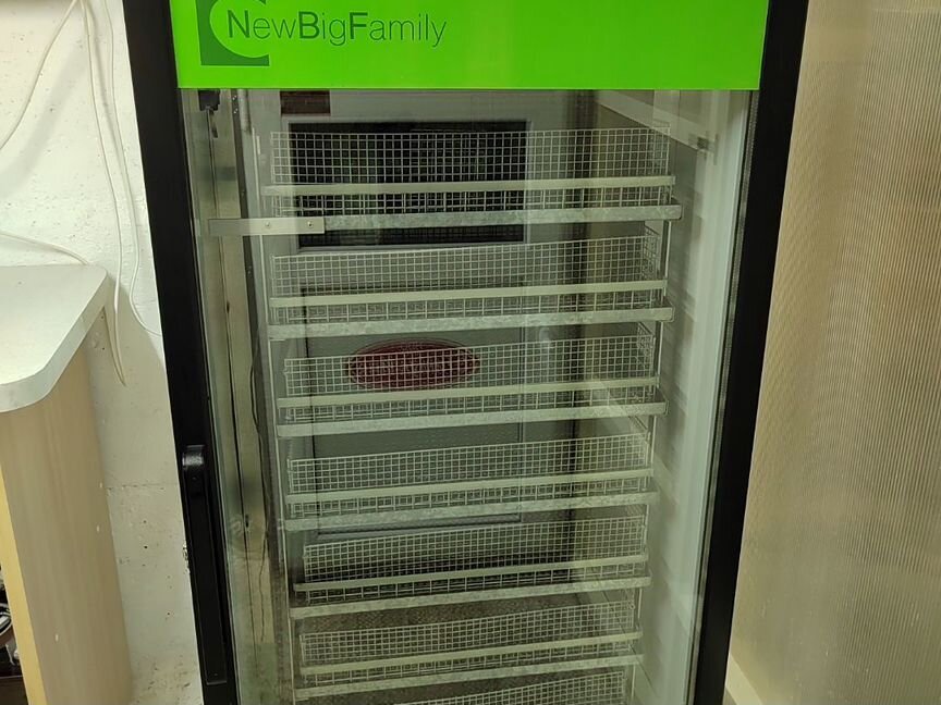 Продам инкубатор NBF-750