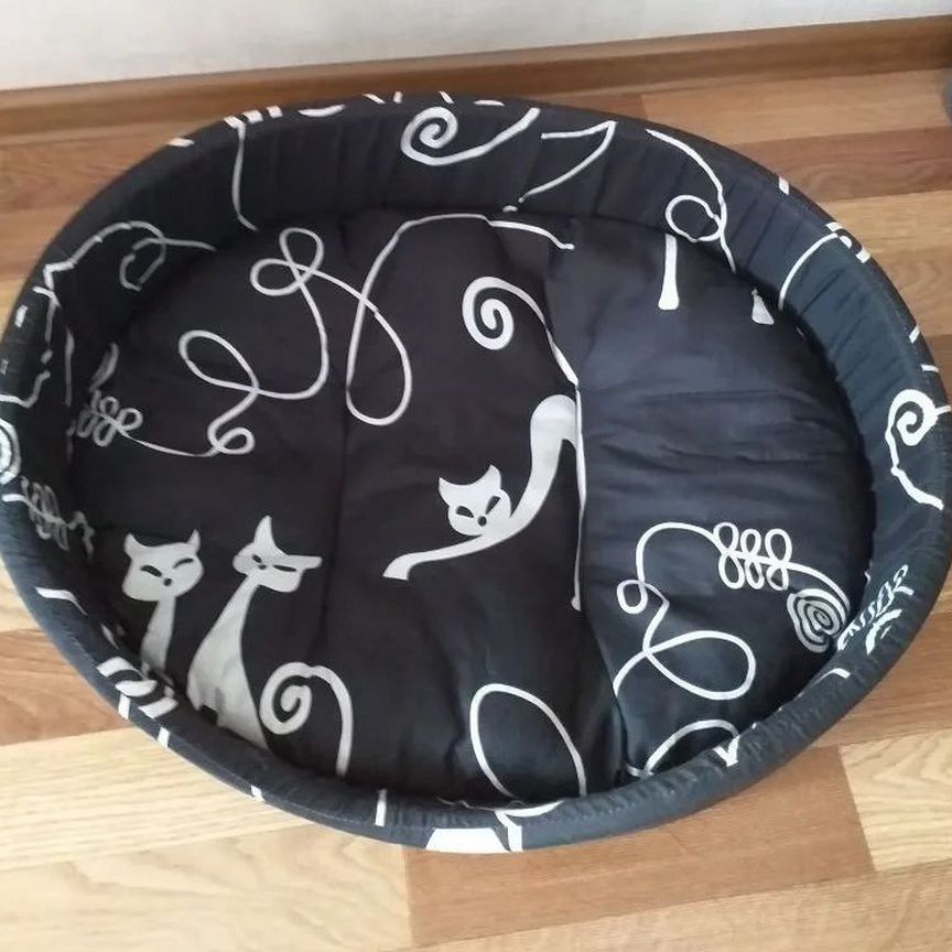 Лежанка для собак и кошек до 10 кг