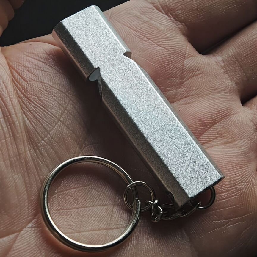 Брелок свисток от собак