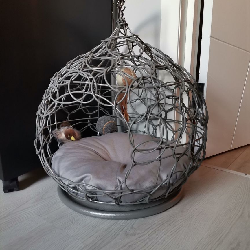 Продаю домик для животных подвесной