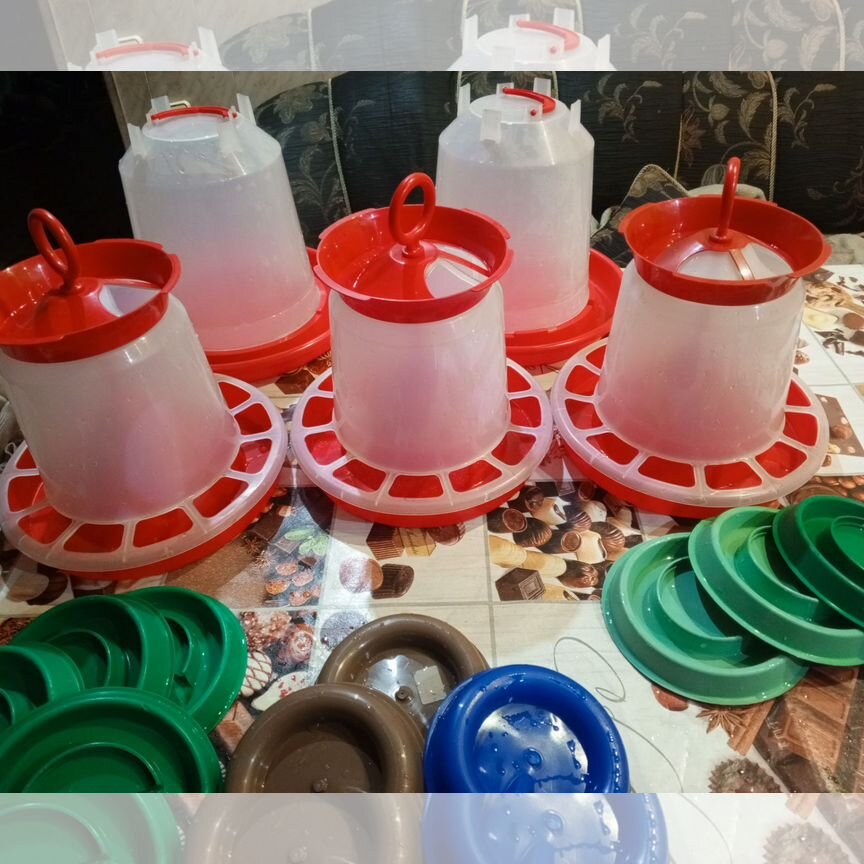 Продам кормушки и поилки для домашней птицы