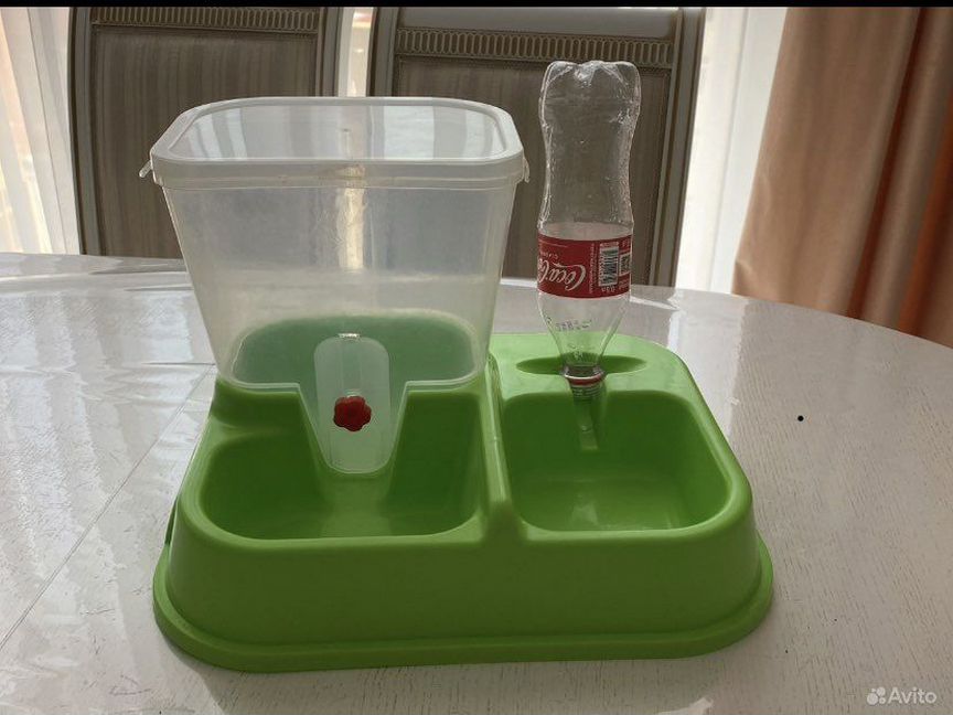 Автоматическая кормушка для воды и сухого корма