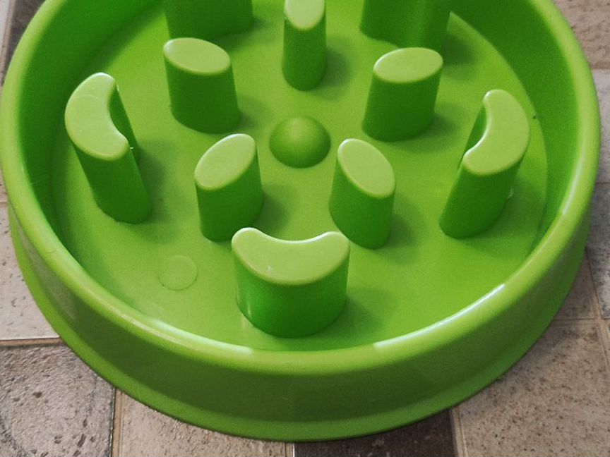 Миска для медленного кормления