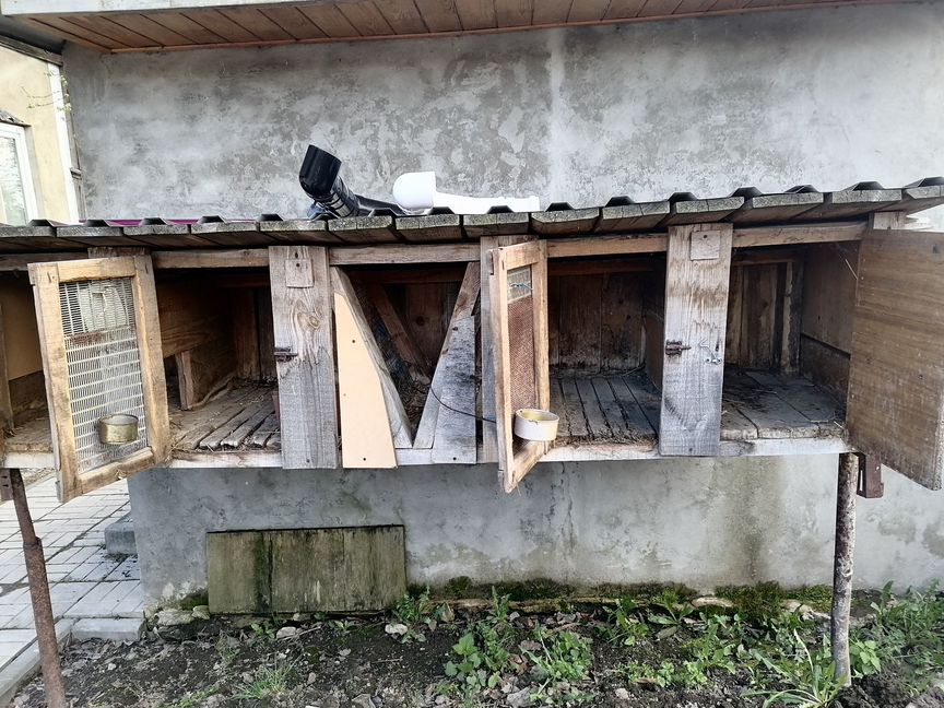 Продаю клетки для кроликов