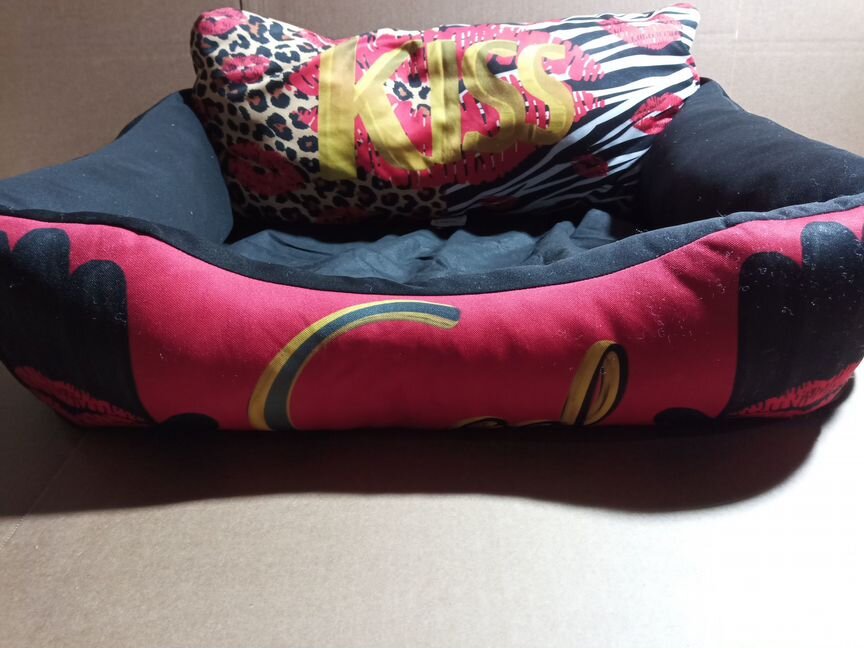 Софа Ferplast Royal для кошек и собак 60х50х28 см