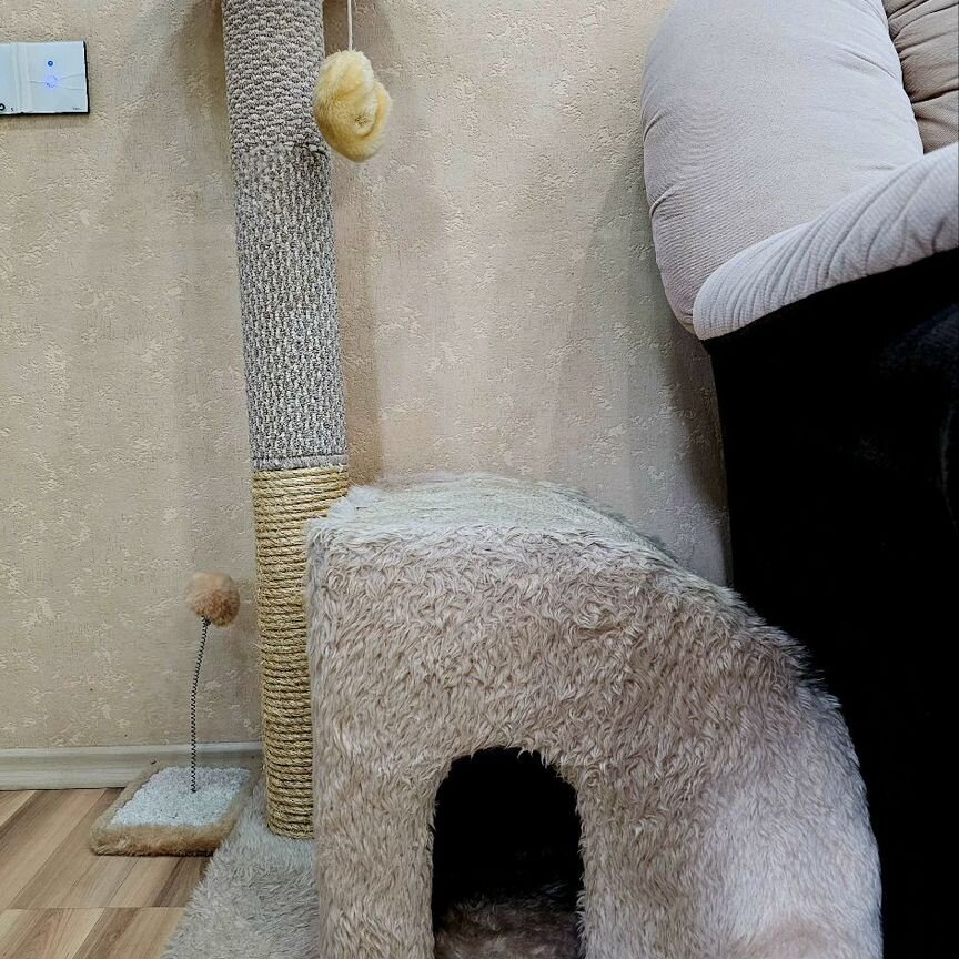 Домик для кошки с когтеточкой бу