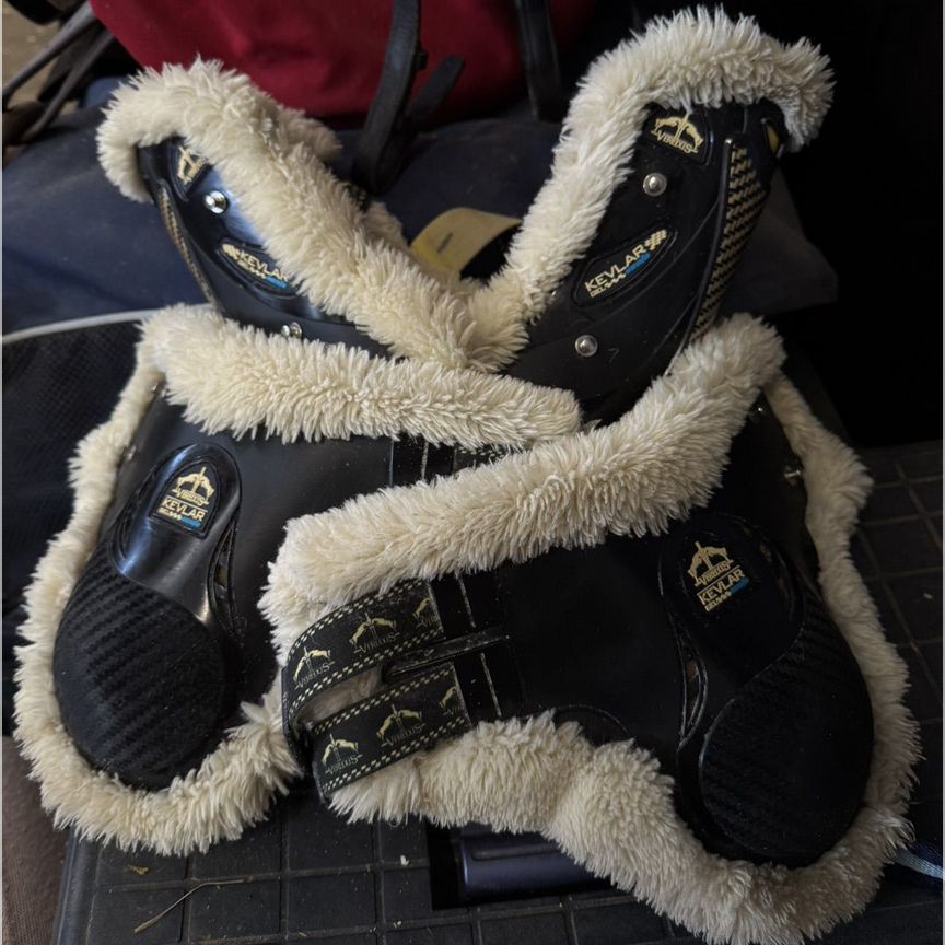 Ногавки для лошади стан