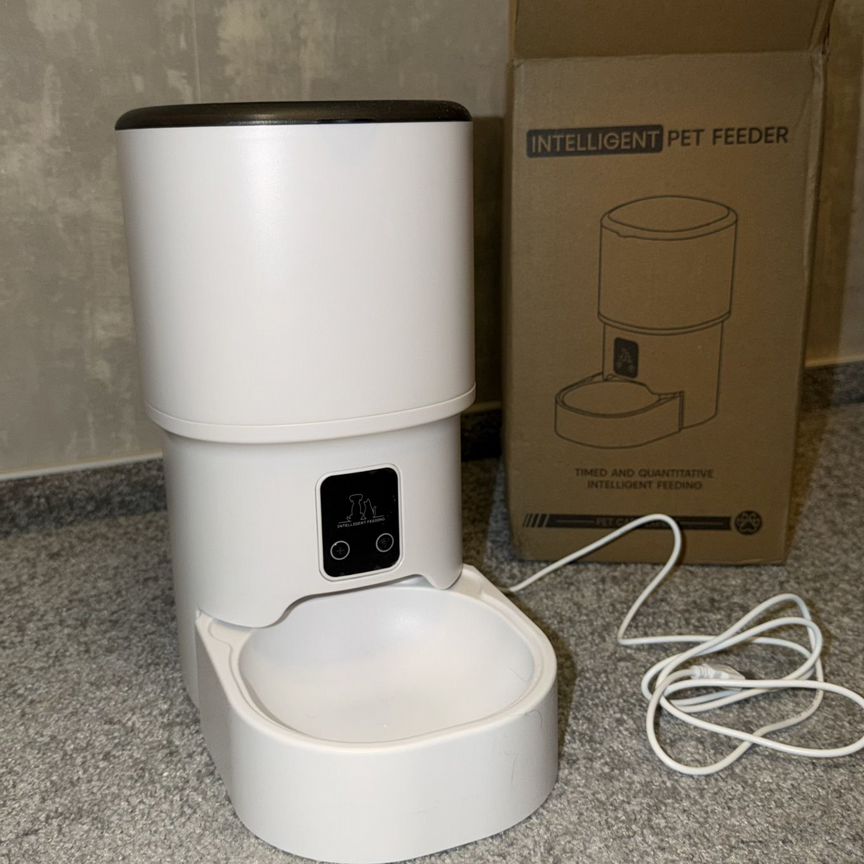 Автокормушка для собак и кошек