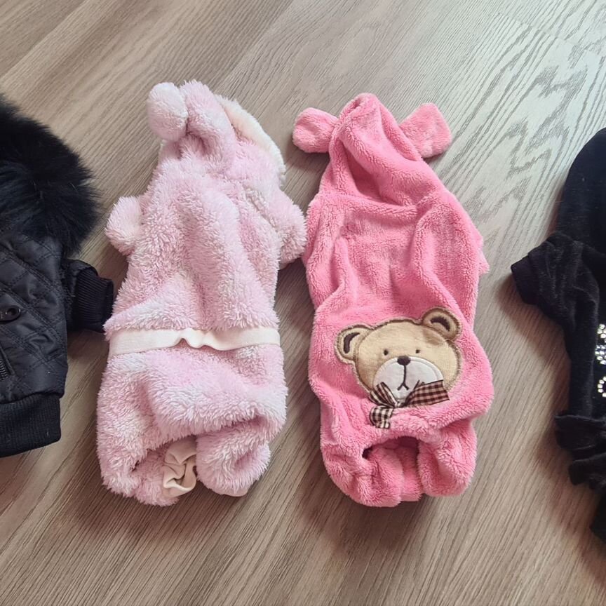 Продам костюмы на собачку по спинке до 20см