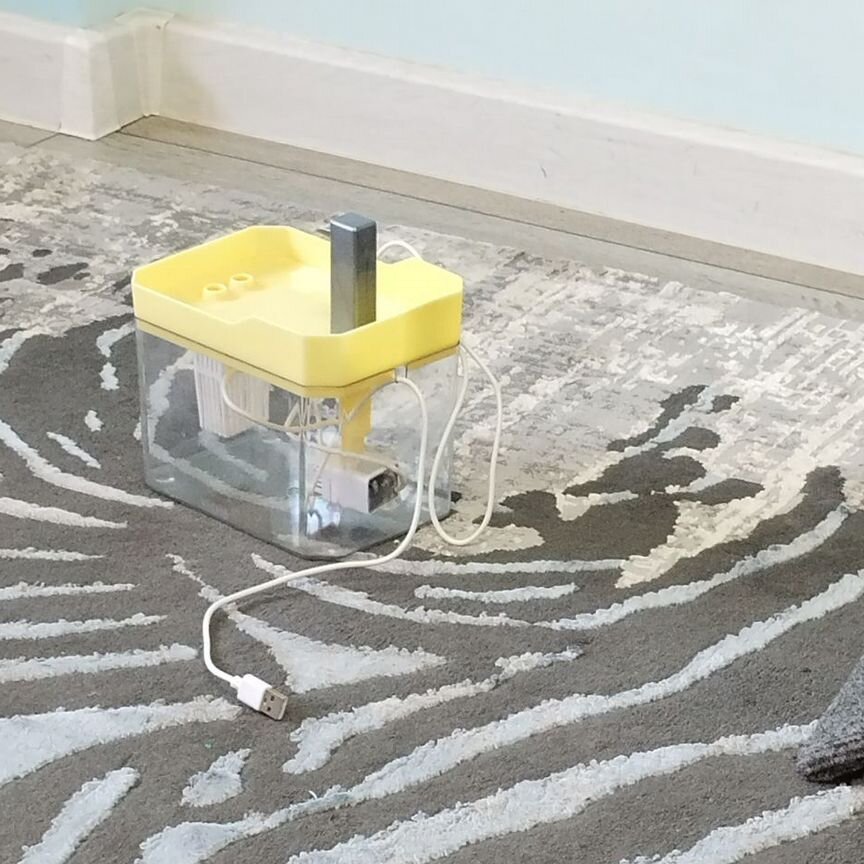 Фонтан поилка для кошек