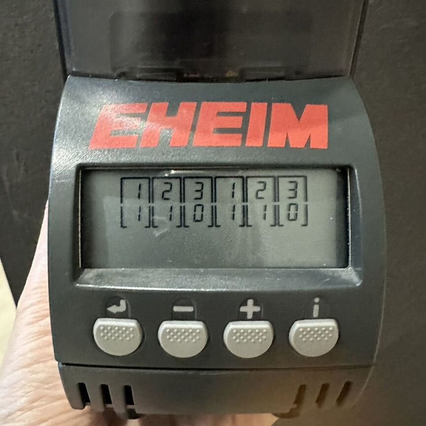 Автоматическая кормушка для рыб eheim twin