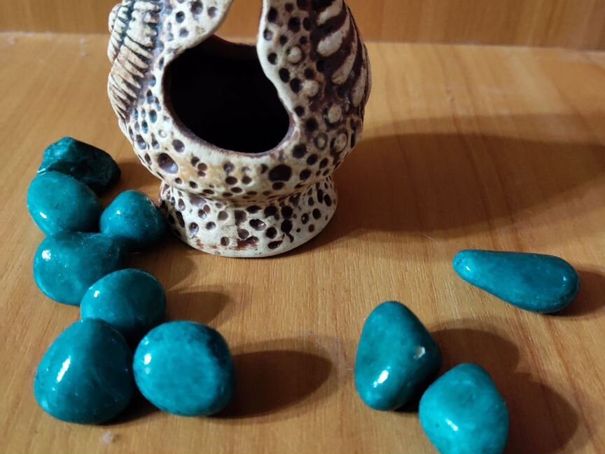 Домик для аквариума и камешки