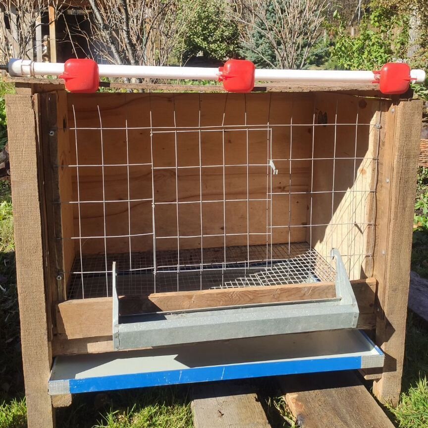 Клетка для птиц из дерева