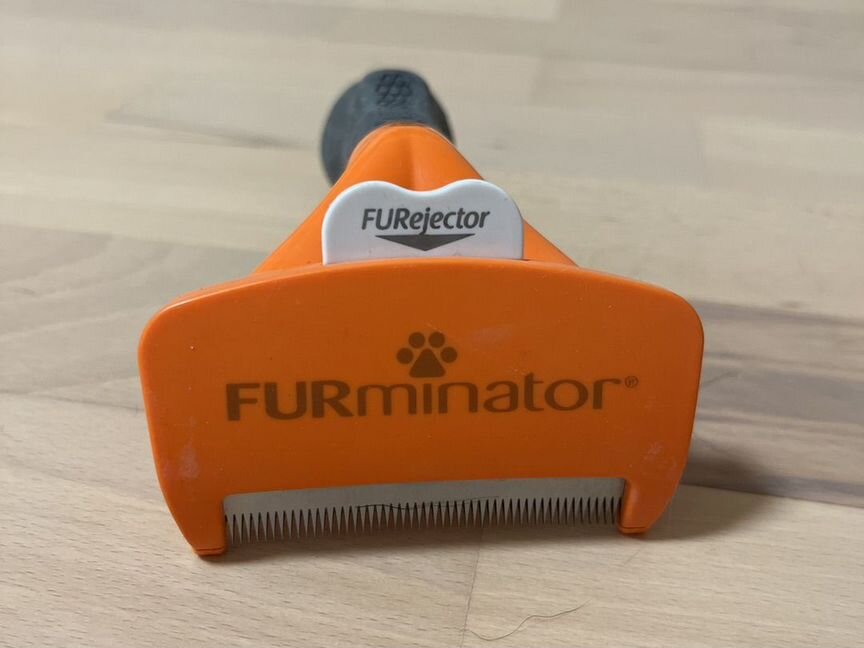 Фурминатор для собак с короткой шерстью М