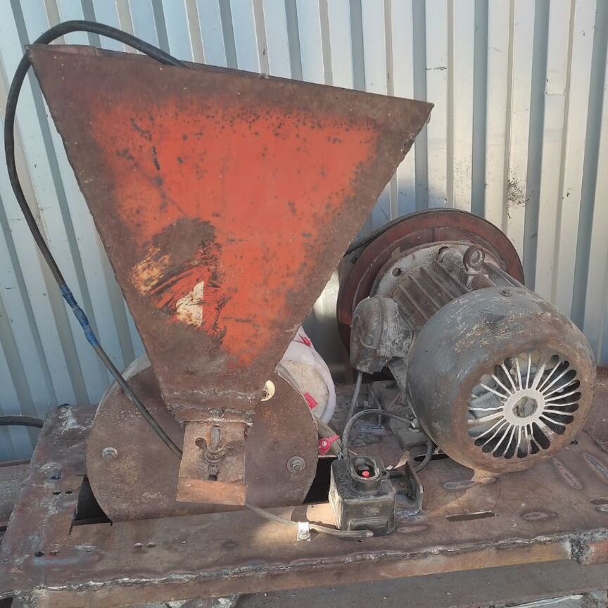 Зернодробилка бу