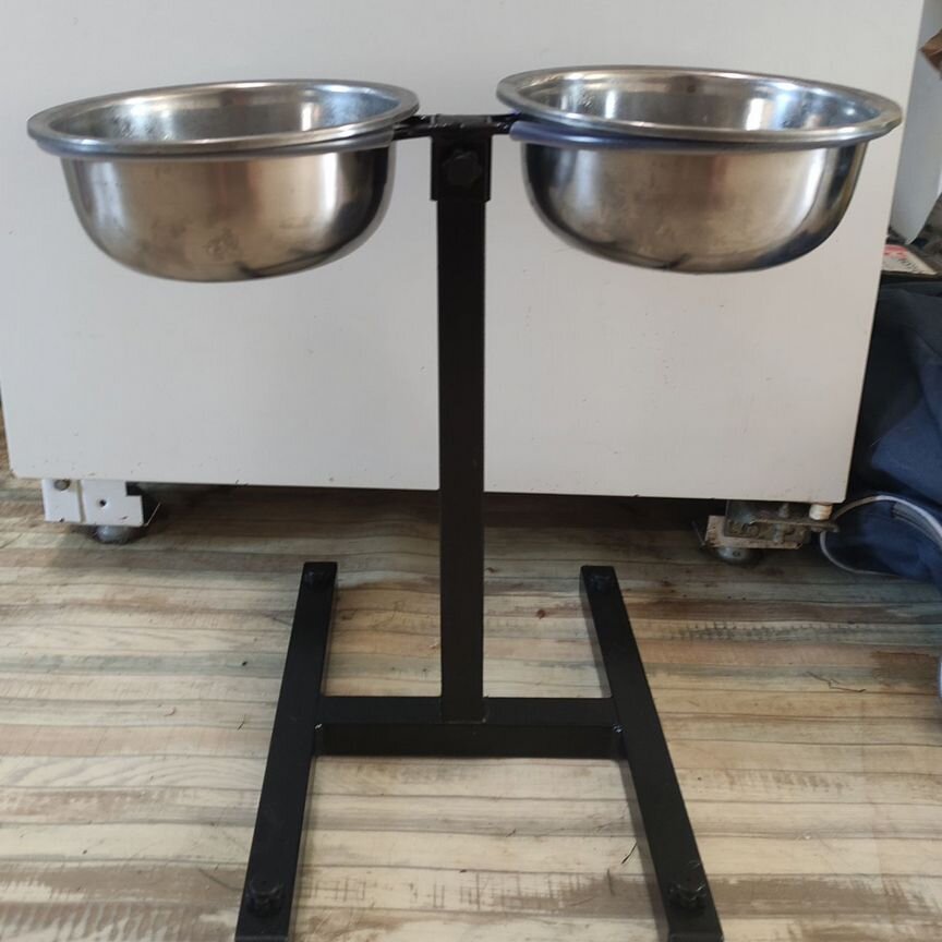 Стойка с мисками