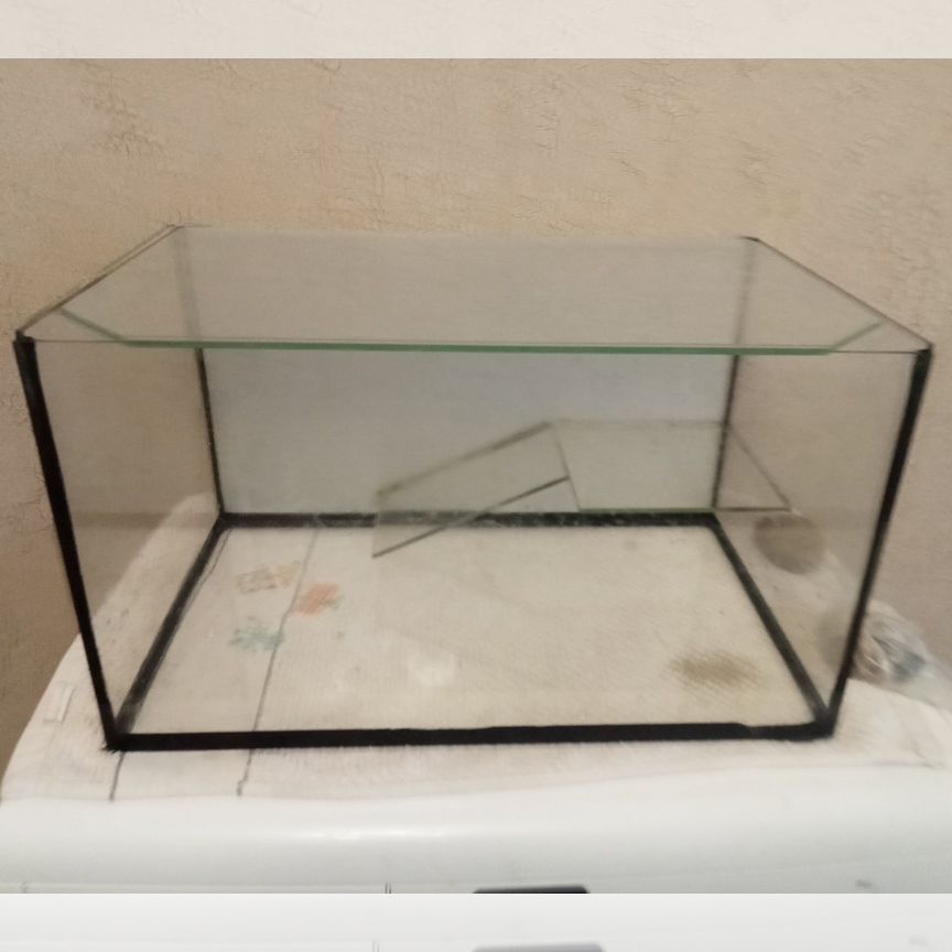 Аквариум для рыб и земноводных