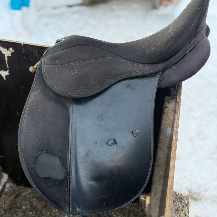 Седло для лошади