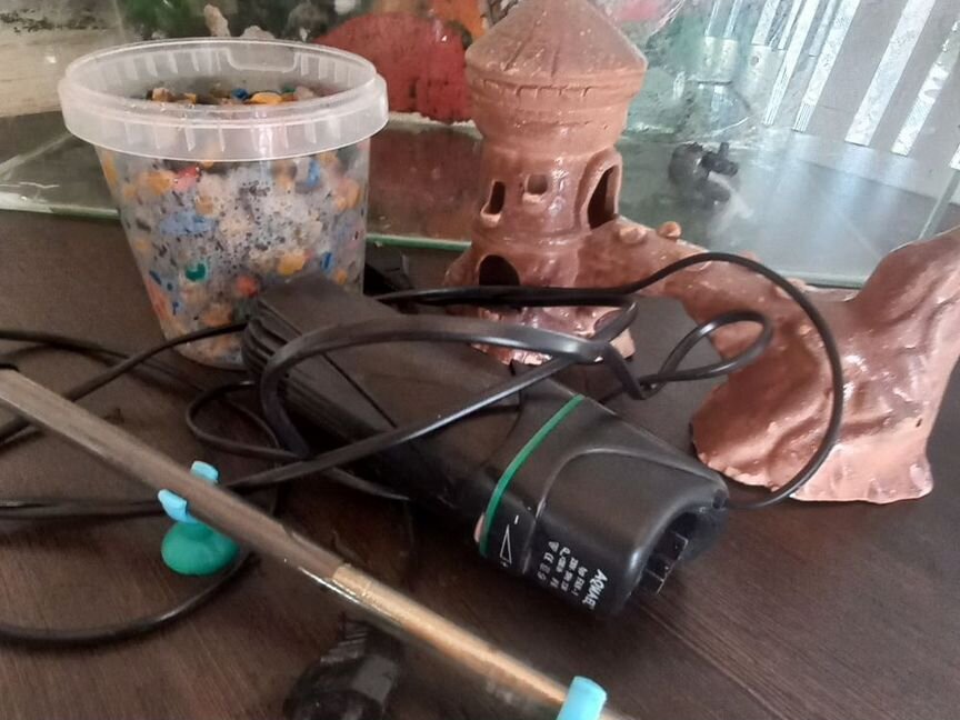 Помпа, нагреватель, замок для аквариума
