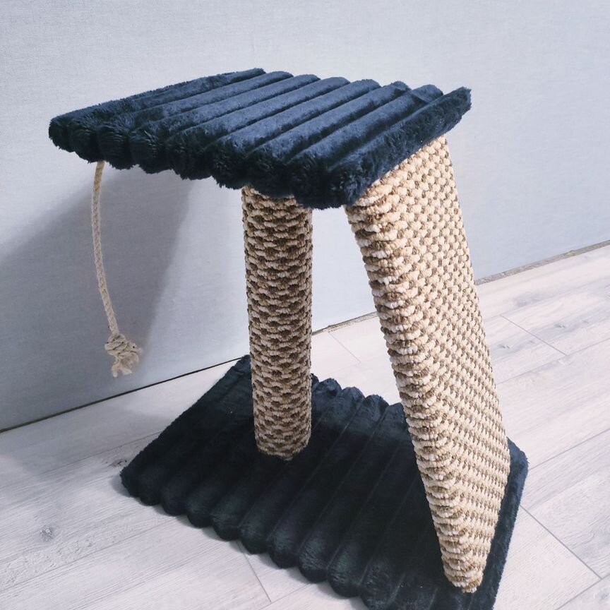 Когтеточка с лежанкой новая