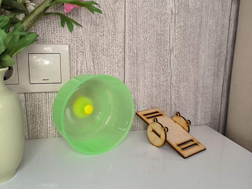 Колесо и качели для хомяка