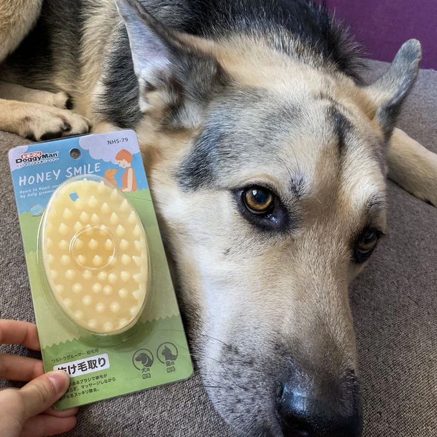 Силиконовая щетка для собак и кошек DoggyMan