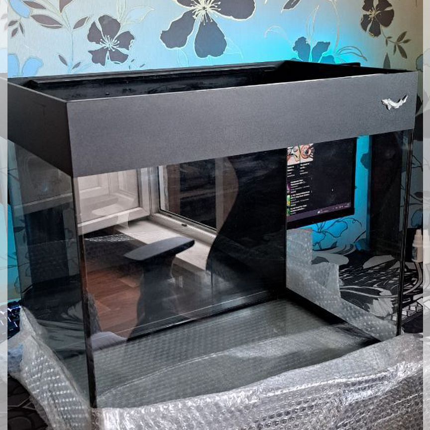 Продам Аквариум 90л