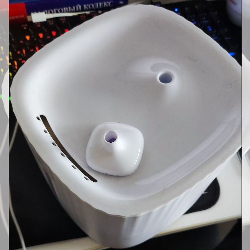 Фонтан поилка для кошек, питьевой фонтанчик