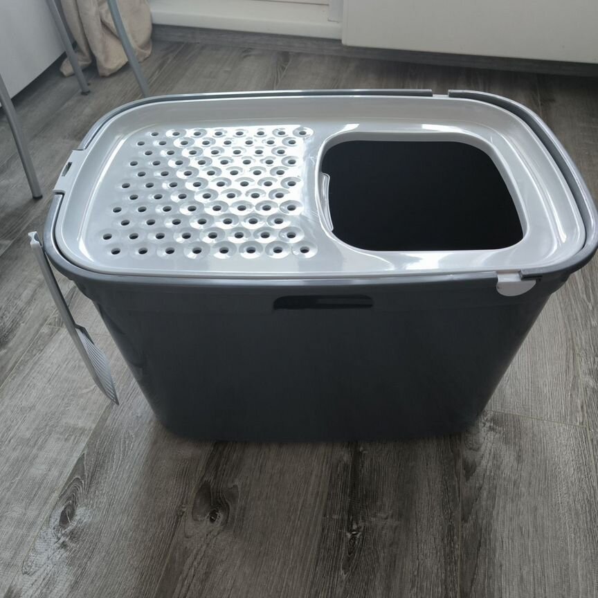 Кошачий лоток закрытый новый