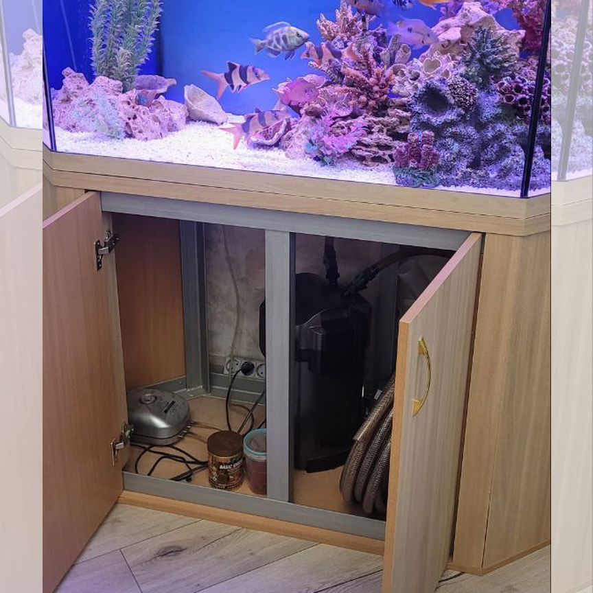 Аквариум с тумбой