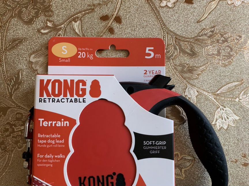 Поводок рулетка Kong
