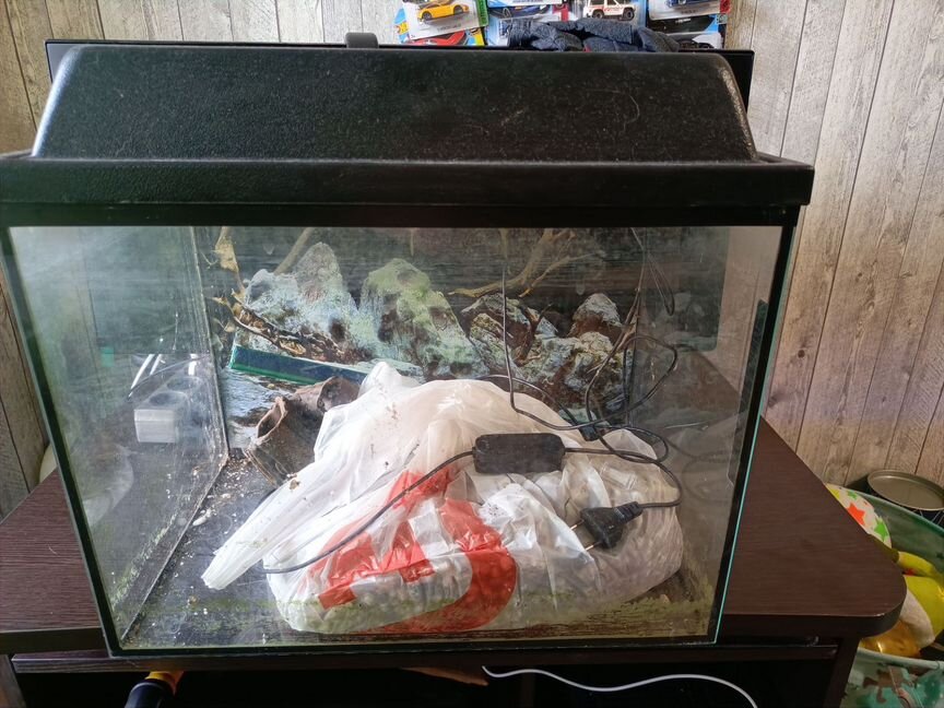 Продам аквариум 40 -50 литров