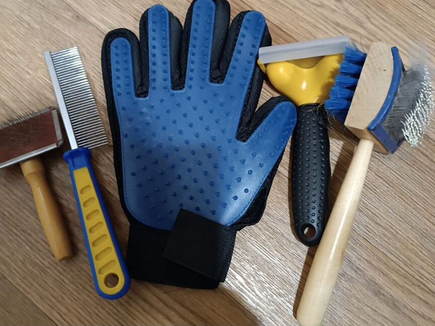 Набор расчëсок для кошек