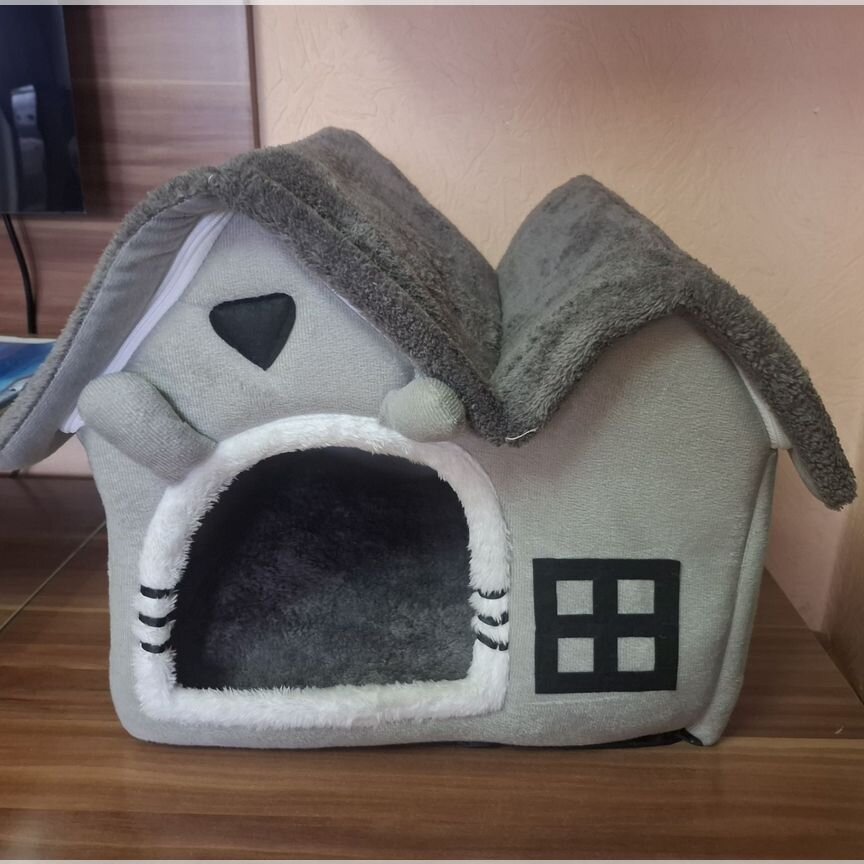 Домик для кошек и собак мелких пород