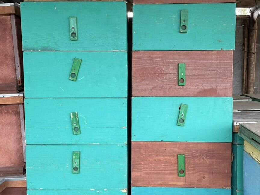 Корпуса для ульев, рамки на 230, пчелоудалители