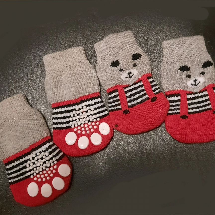 Антискользящие носки для маленькой собачки