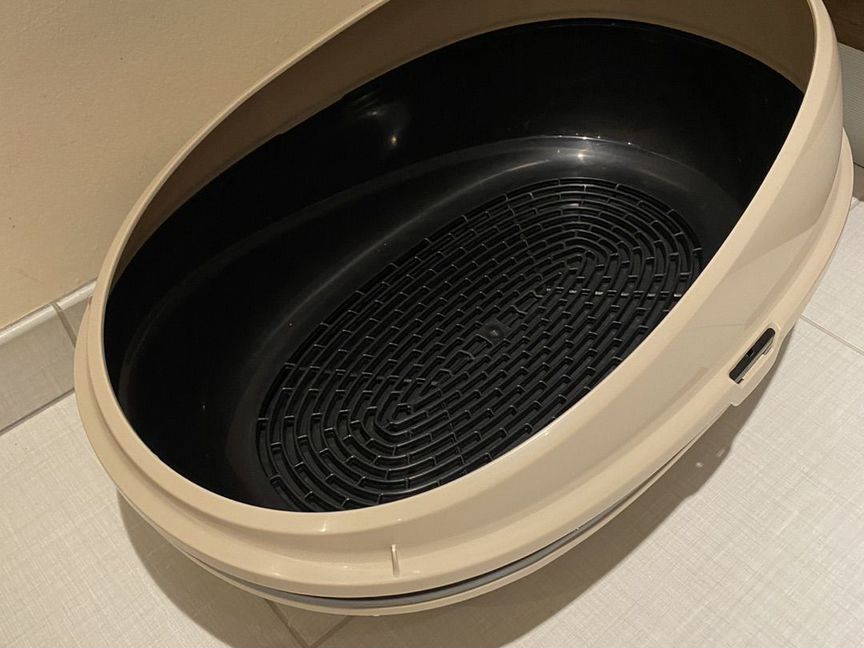 Лоток для кошек с бортиком и сеткой