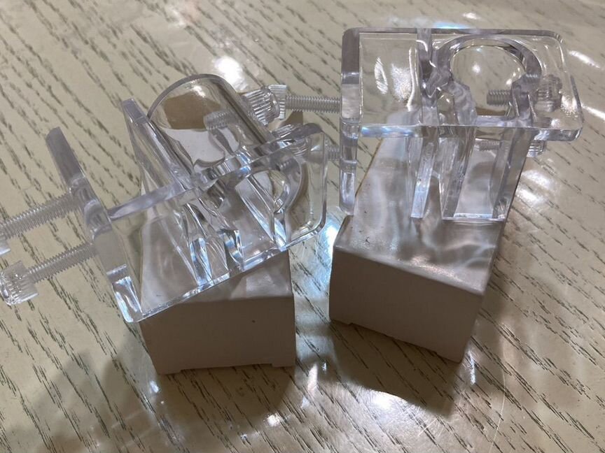 Кронштейн для шлангов аквариумного фильтра