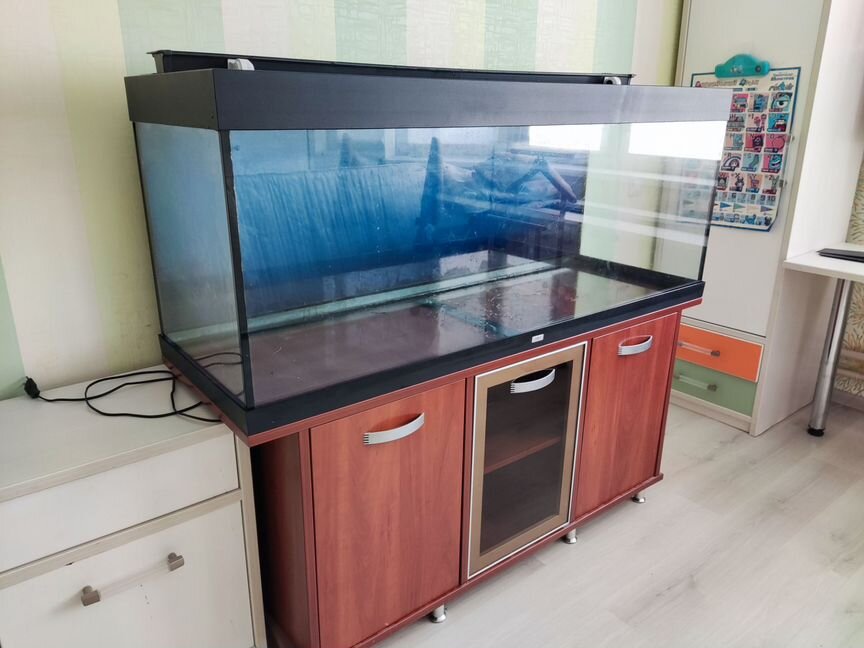 Аквариум juwel RIO 400с тумбой бу