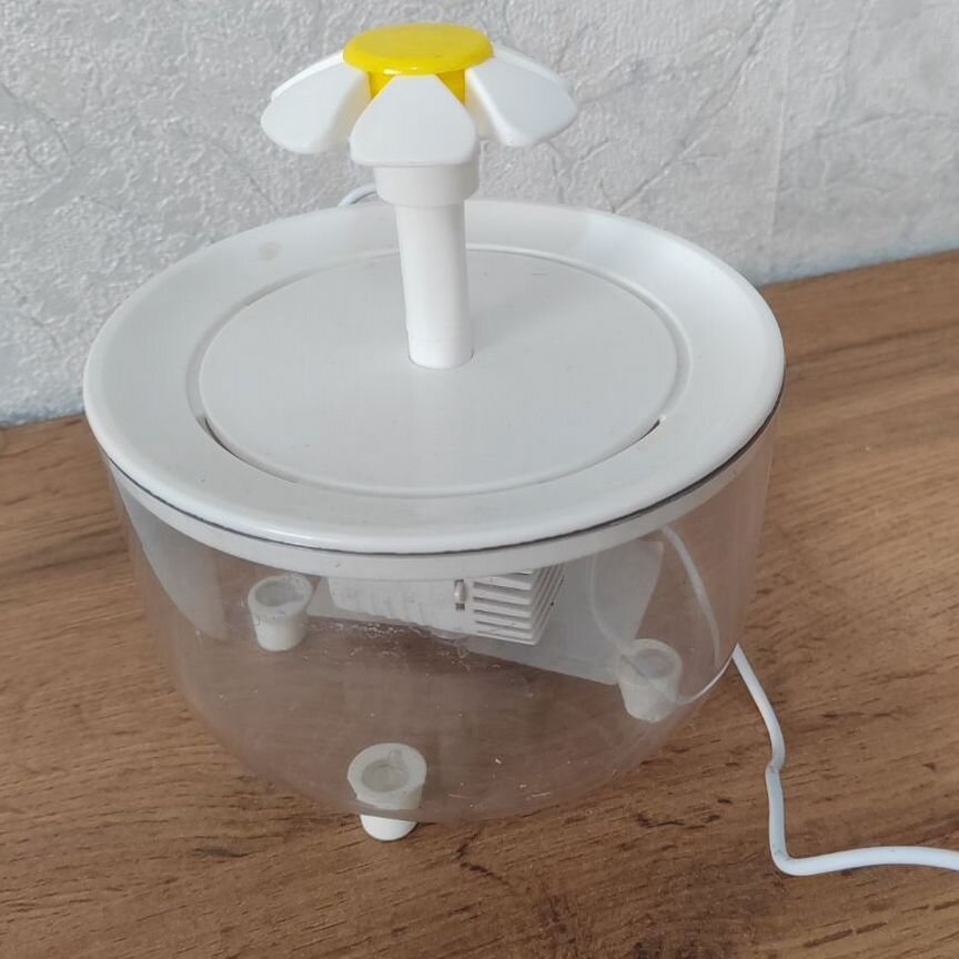 Автоматическая поилка для кошек