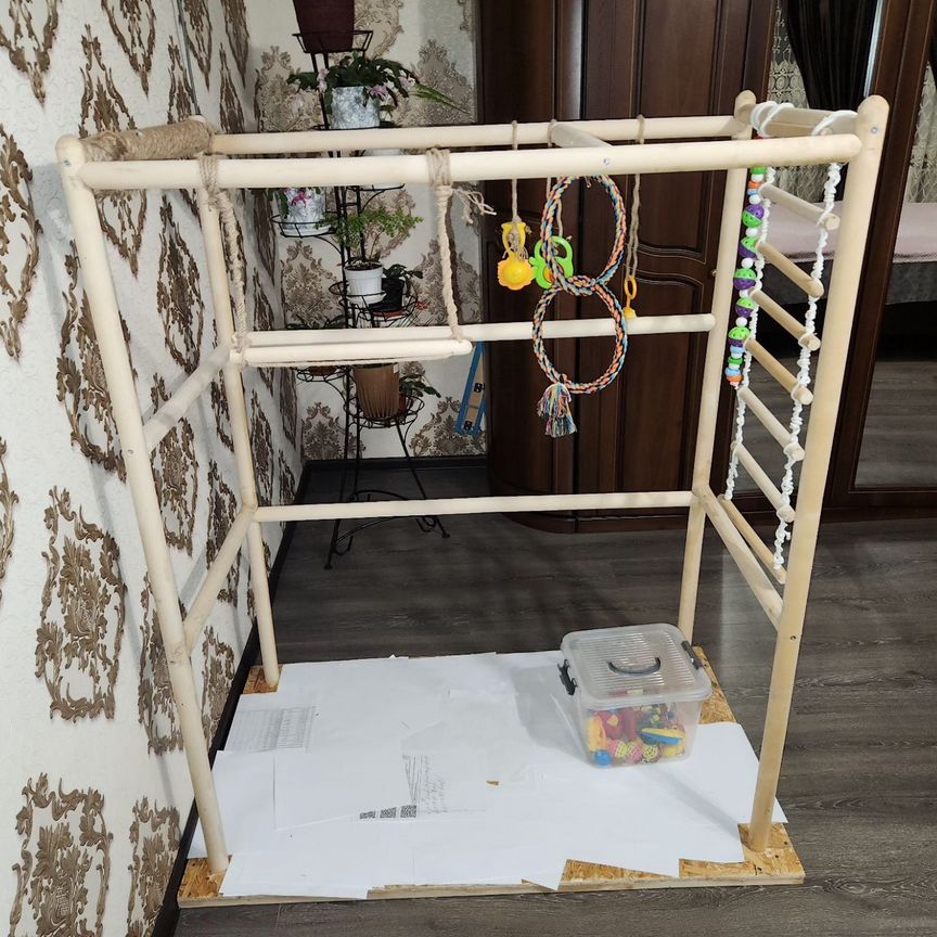 Игровой стенд для крупных птиц