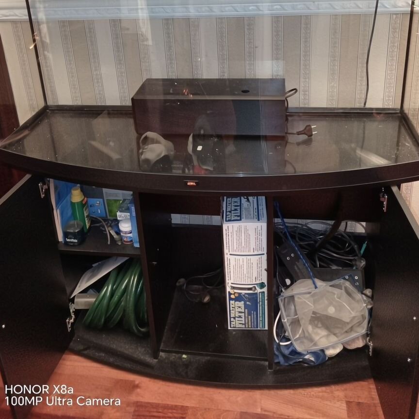 Аквариум с тумбой juwel бу 260 л отдам