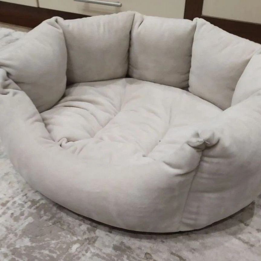 Продам лежанку для кота