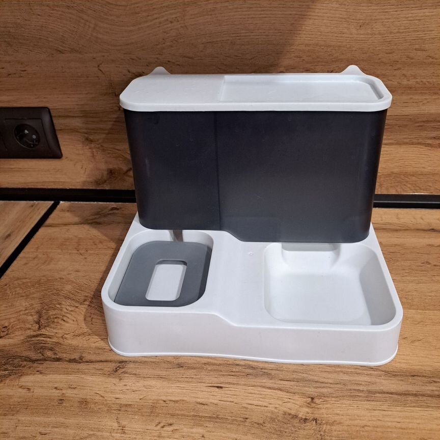 Автокормушка для кошек