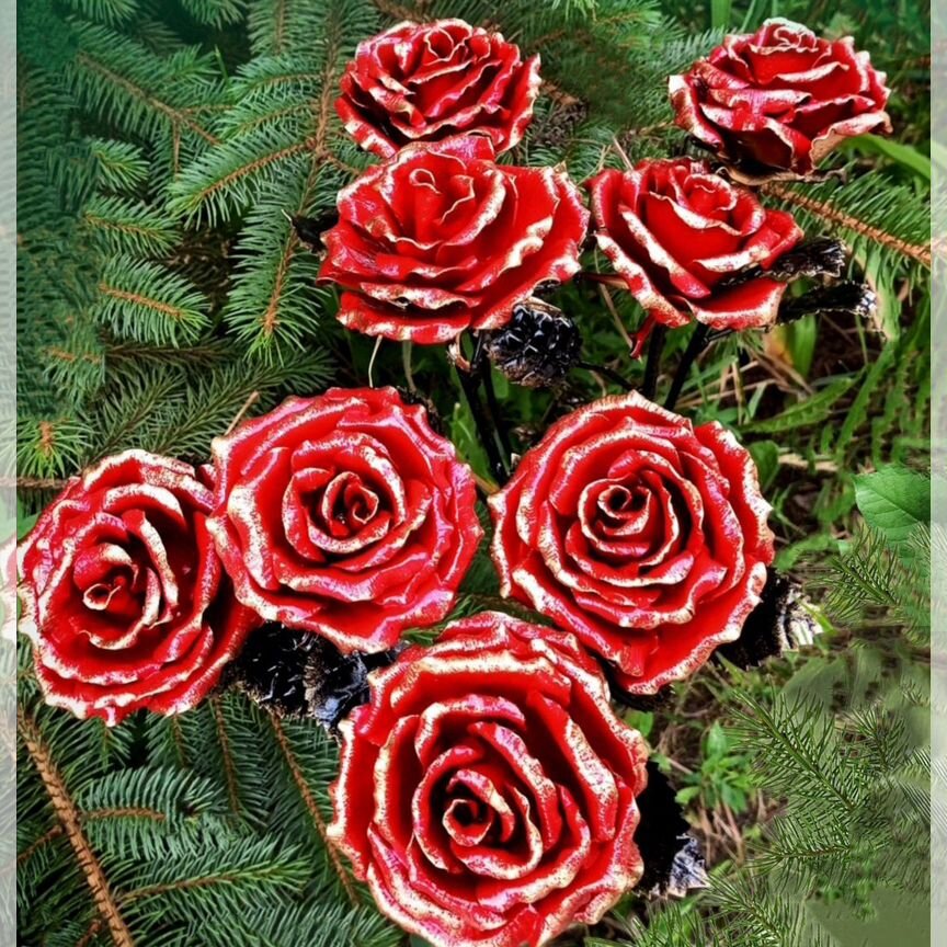 Кованые цветы из стали разные, вазы